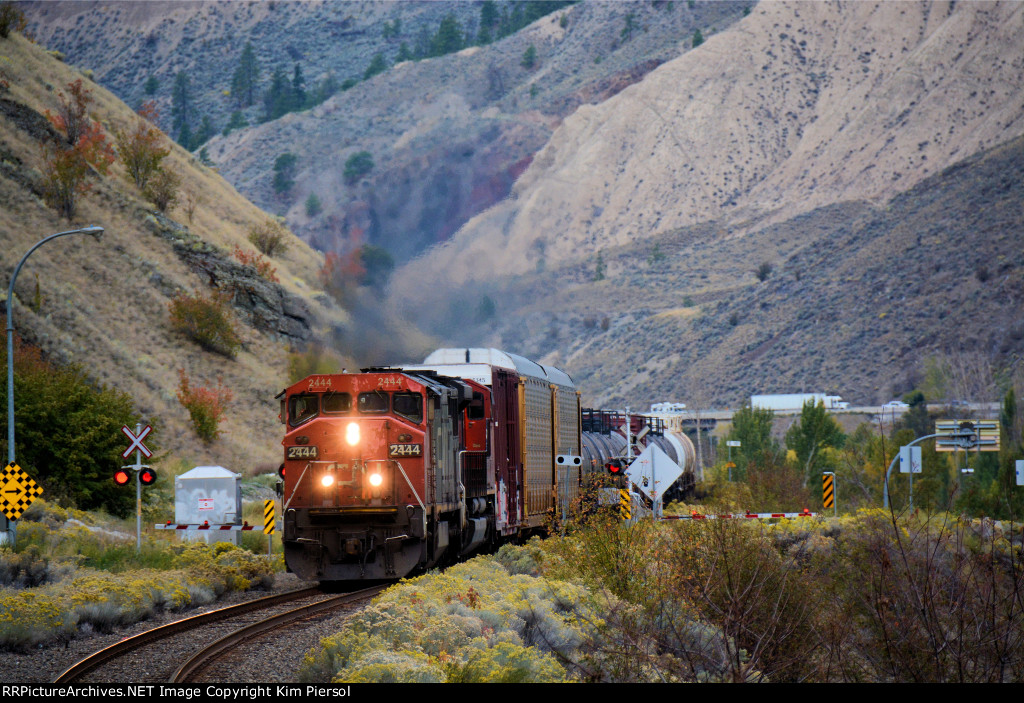 CN 2444 C40-8M Cowl EB CP Thompson Sub